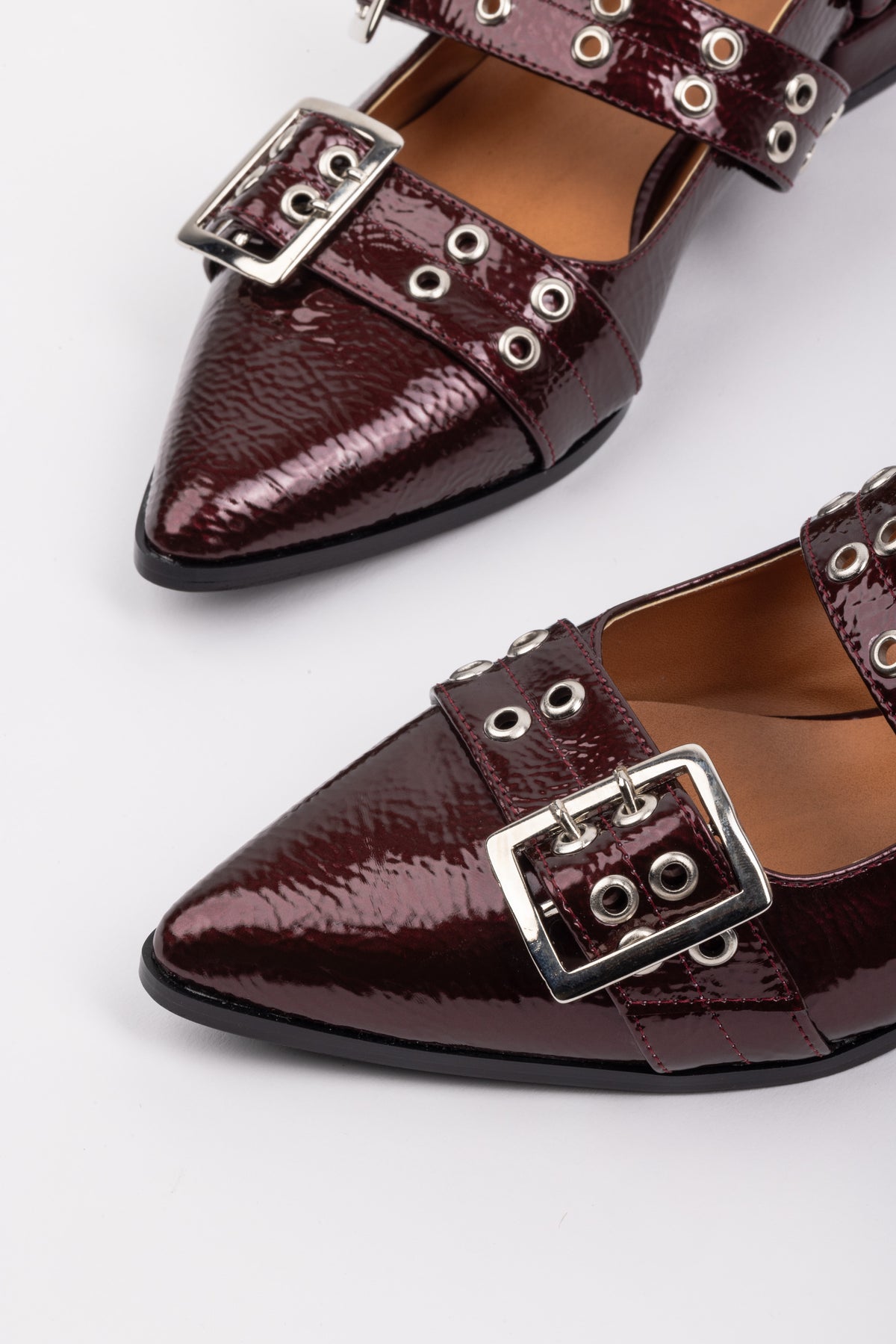 FLATS PUNTA STUDS | Piuma it´s cool